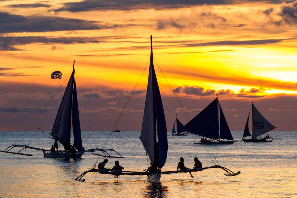 Fall in Love with These 8 Romantic Spots in the Philippines